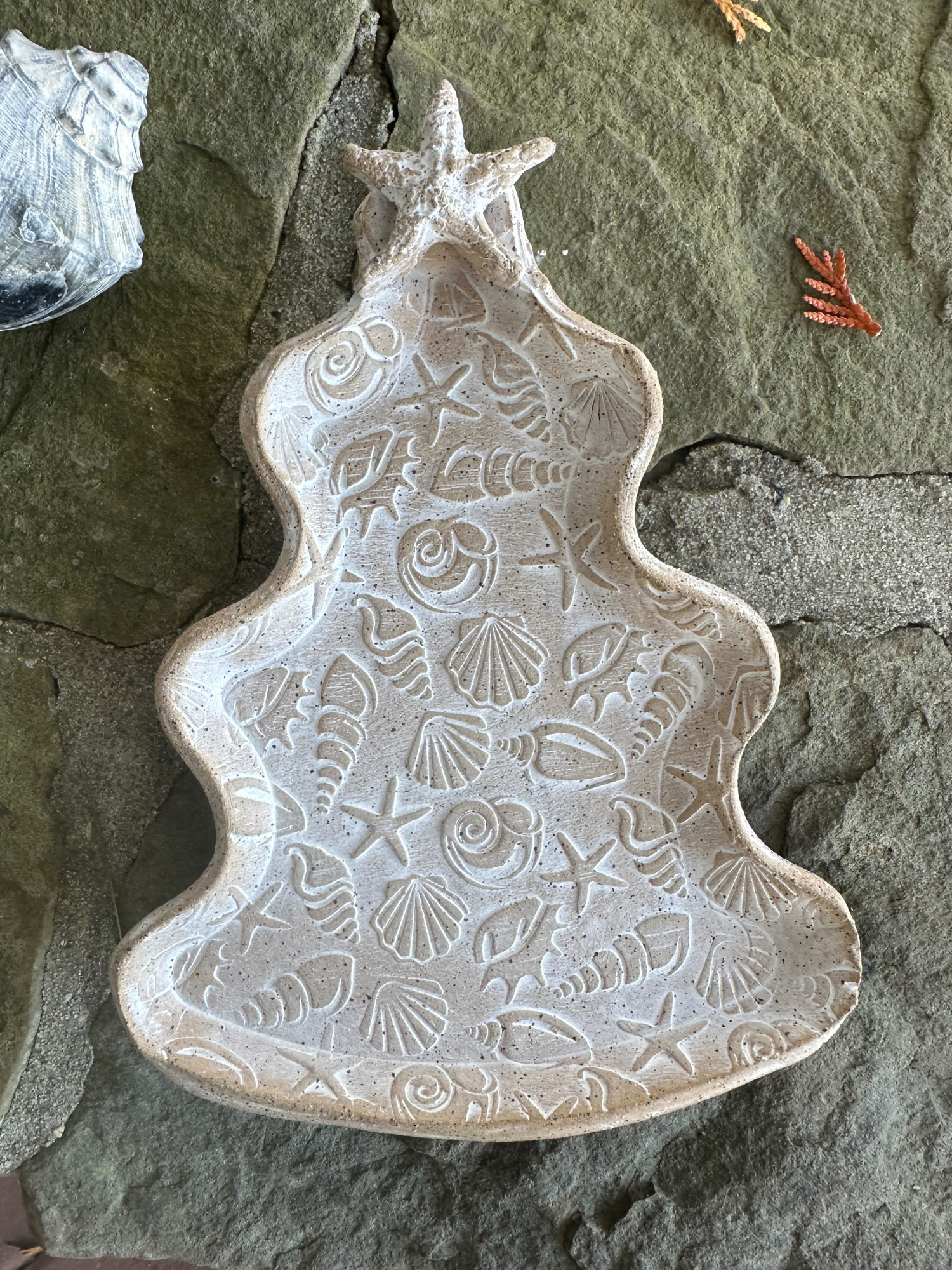 Sandy Beach Pottery Christmas Tree Dish – Wild Magnolia